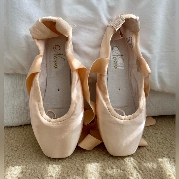 Grishko | Shoes | Brand New Grishko Nova Pointe Shoes Size 6 Width ...